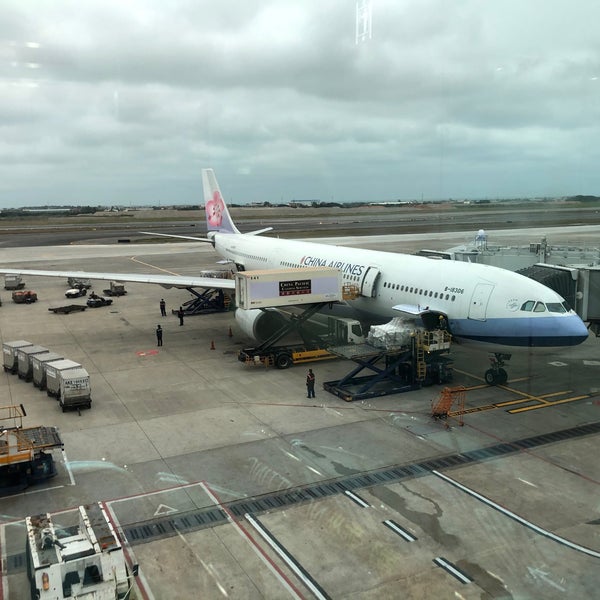 Gate D2 - Airport Gate in 桃園縣