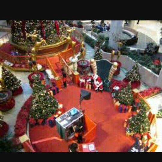 Galleria Mall St Louis Movie | Paul Smith