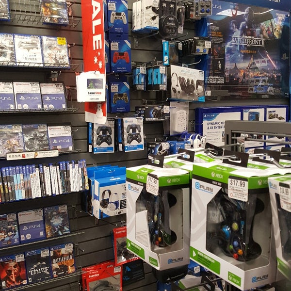 GameStop - Galleria - 188 visitors
