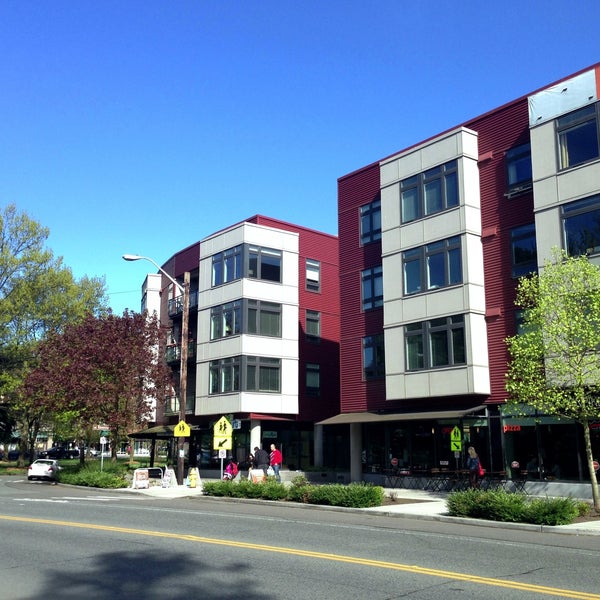 Circa Greenlake Apartments - Structure in Seattle