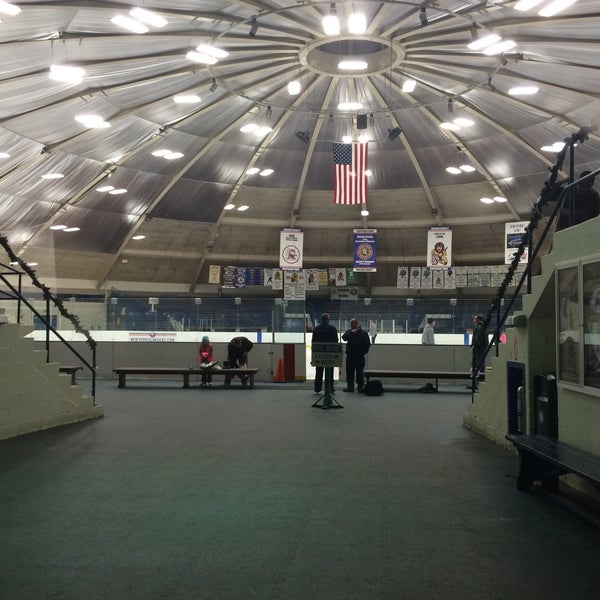 Cantiague Park Ice Rink - Skating Rink