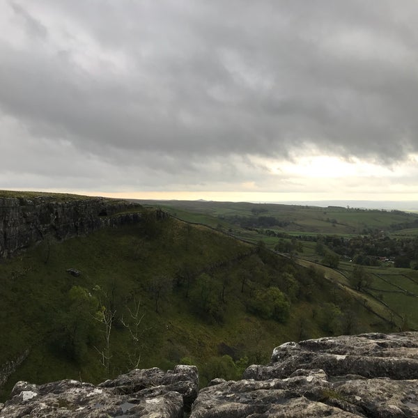 Malham Limestone Pavement - Scenic Lookout in Malham