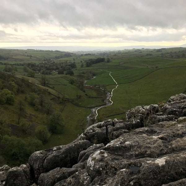 Malham Limestone Pavement - Scenic Lookout in Malham