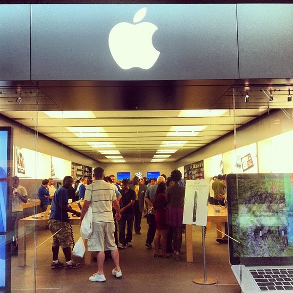 Photos at Apple Houston Galleria - Electronics Store