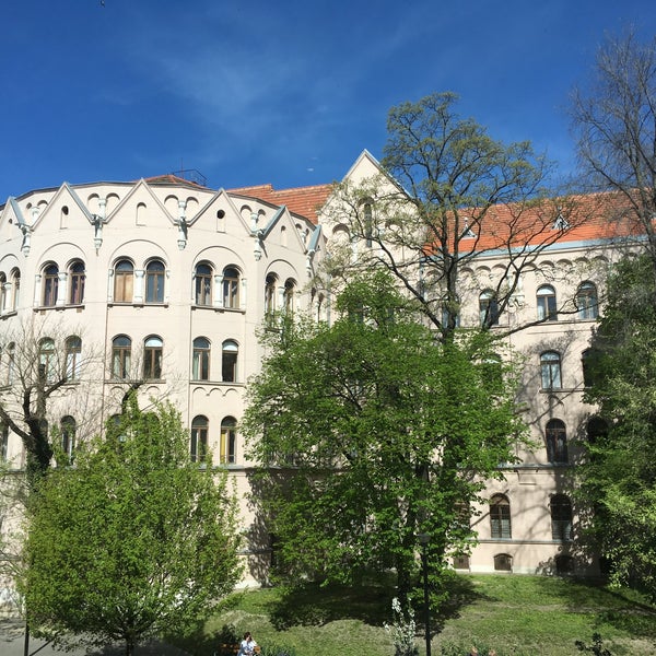 SZTE József Attila Tanulmányi- és Információs Központ - College Library ...
