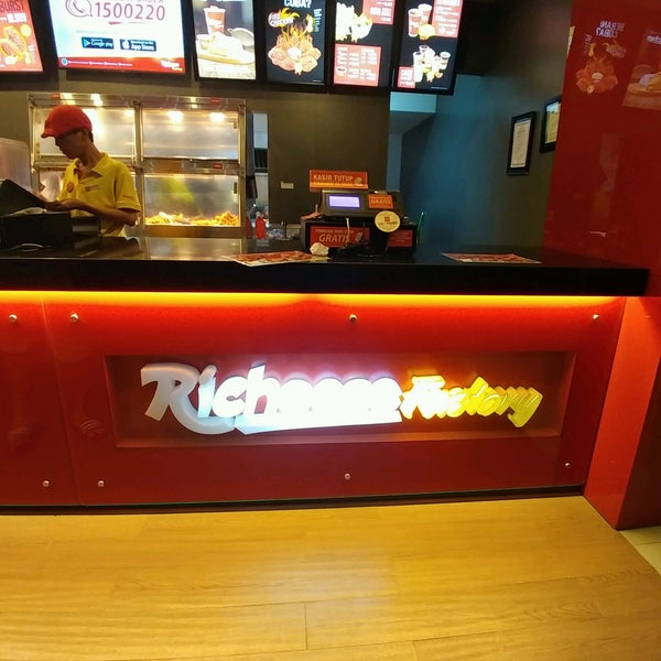 Richeese Factory - Jatiwaringin