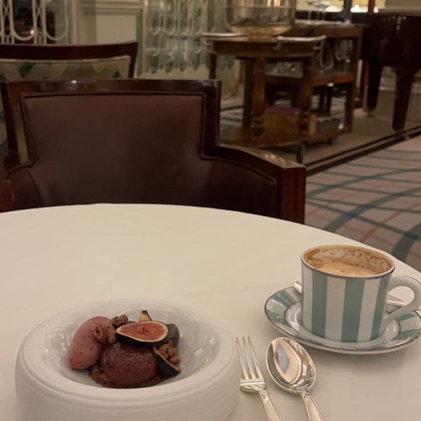 Afternoon Tea at Claridge's - Mayfair - 49 Brook St
