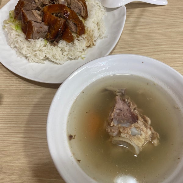 New Hong Fatt BBQ Restaurant 新鴻發美食軒 - 443 Dundas St W