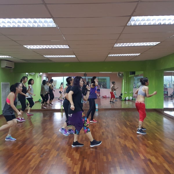 OUG Shuttle Bug Sports Centre - Badminton Court in Seputih