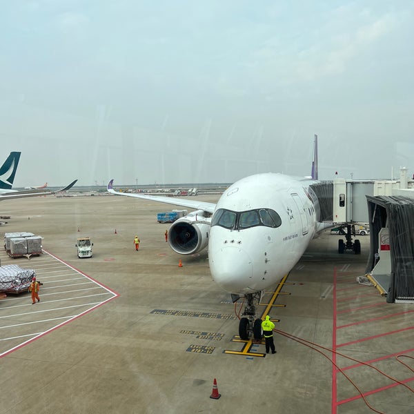 Immigration PVG T2 (浦东机场T2边检) - Government Building