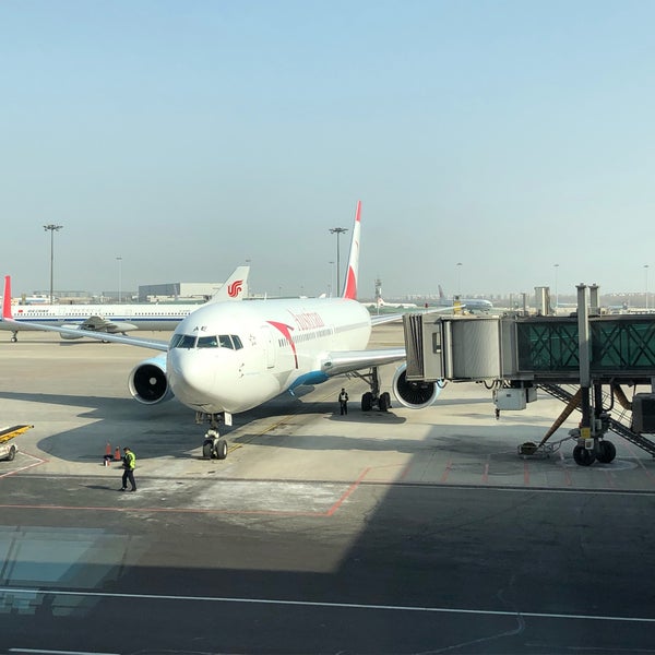 Gate E22 - Shùnyì - Terminal 3