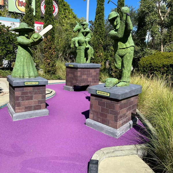 Hollywood Drive-In Golf - Mini Golf Course