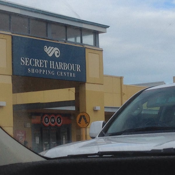 Secret Harbour Square - Shopping Mall