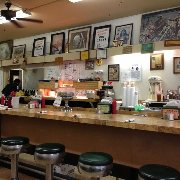 Munch's Restaurant - American Restaurant