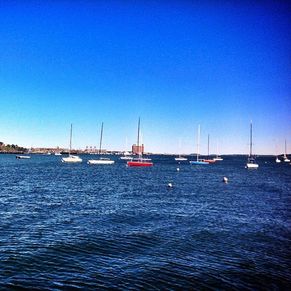 Pilot House Park - Park in Waterfront