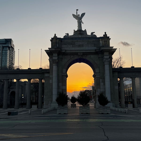 Princes' Gates - Monument