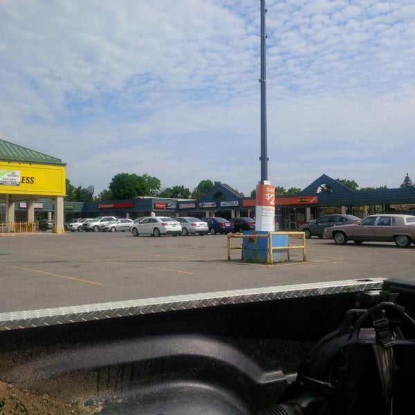 Avondale Shopping Centre - Shopping Mall in Bramalea