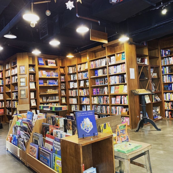Embiggen Books (Now Closed) - Melbourne CBD - Melbourne, VIC
