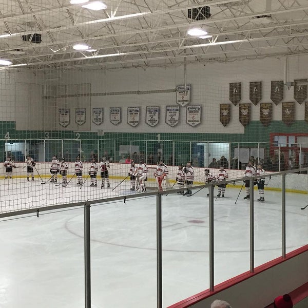 Hayes Ice Arena - Hockey Stadium in Apple Valley
