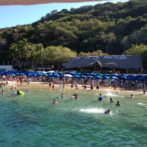 Isla de la Roqueta - Island in Acapulco