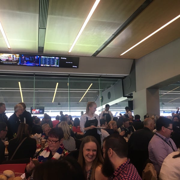 Members Dining Room MCG - Restaurant in East Melbourne