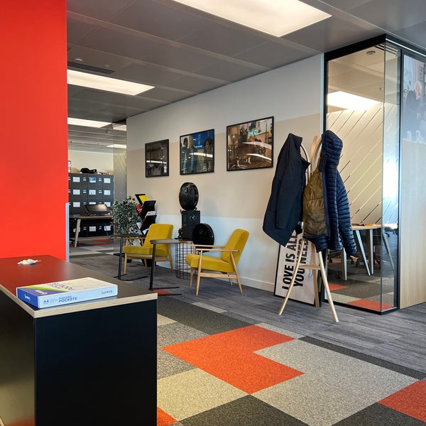 Amazon (LHR16) - Hackney - London, Greater London