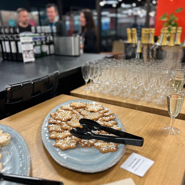 Amazon (LHR16) - Hackney - London, Greater London