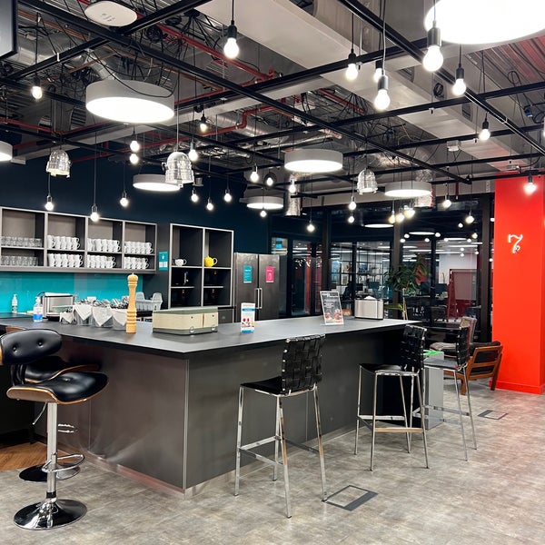 Amazon (LHR16) - Hackney - London, Greater London