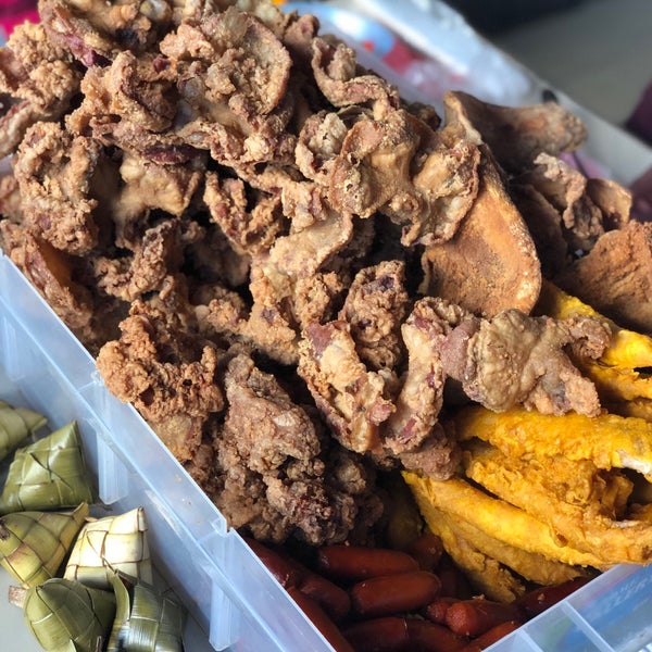 Ginabot atbang Apple Tree Suites - Filipino Restaurant