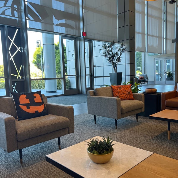 Taco Bell Corporate Offices - Irvine Center - 21 tips