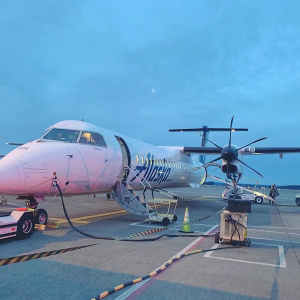 Gate C16 - Airport Gate