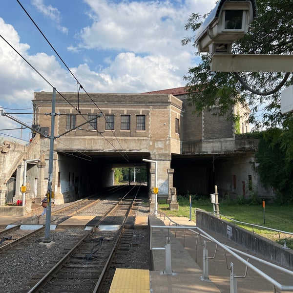 Photos at MetroLink - Delmar Loop Station - 9 tips from 787 visitors