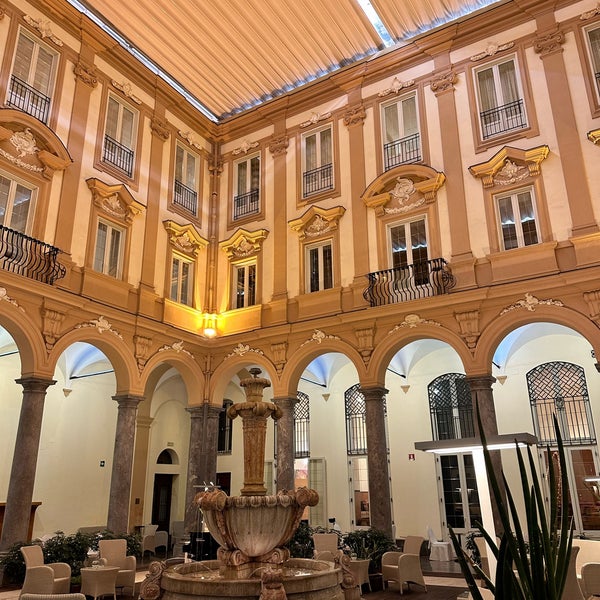 Grand Hotel Piazza Borsa - 3 tips from 203 visitors