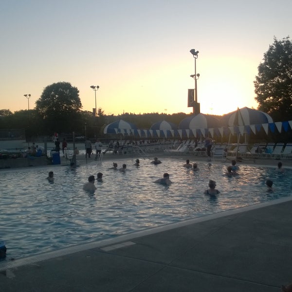 Henry Moses Aquatic Center - 12 tips