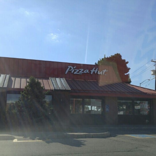 Pizza Hut (Now Closed) - Pizzeria