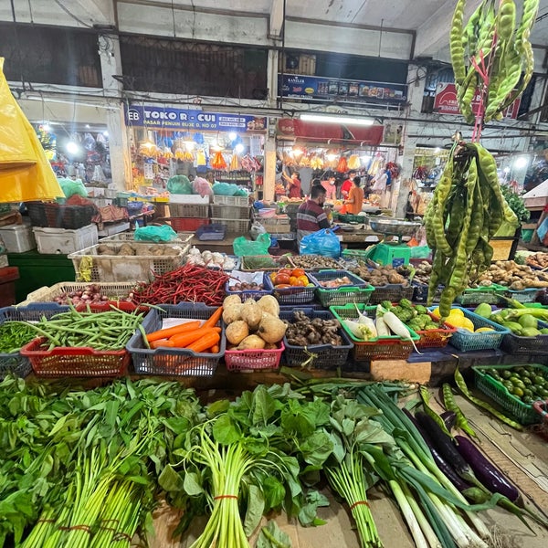 Pasar Penuin - 8 tips from 967 visitors