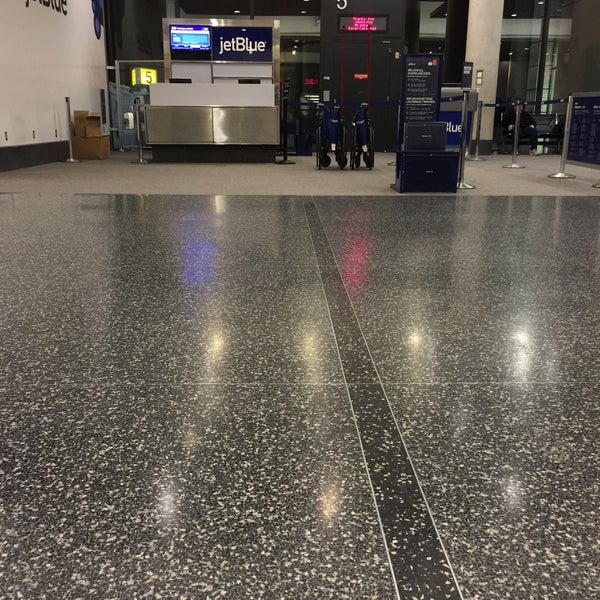 Gate 5 - Terminal A, East Concourse
