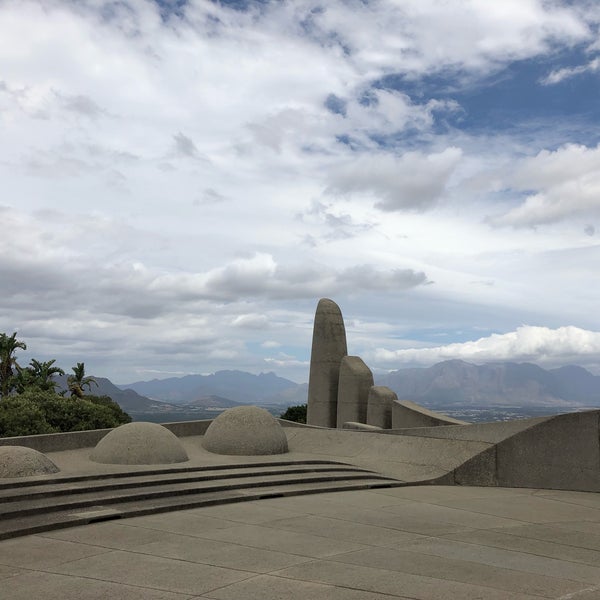 Taal Monument - Museum