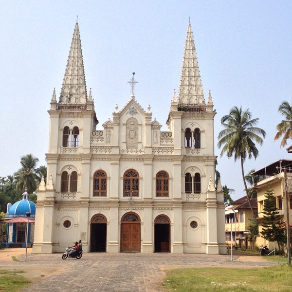 Santa Cruz Basilica - Church in Kochi