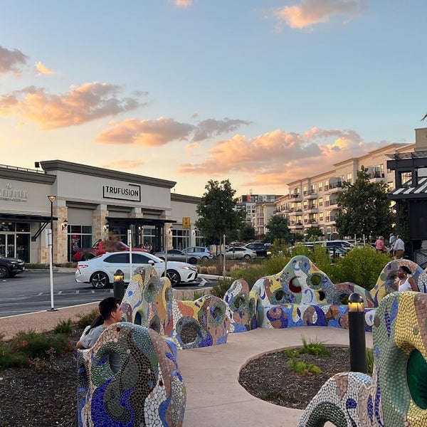 The Rim Shopping Center - Northwest Side - 7 tips