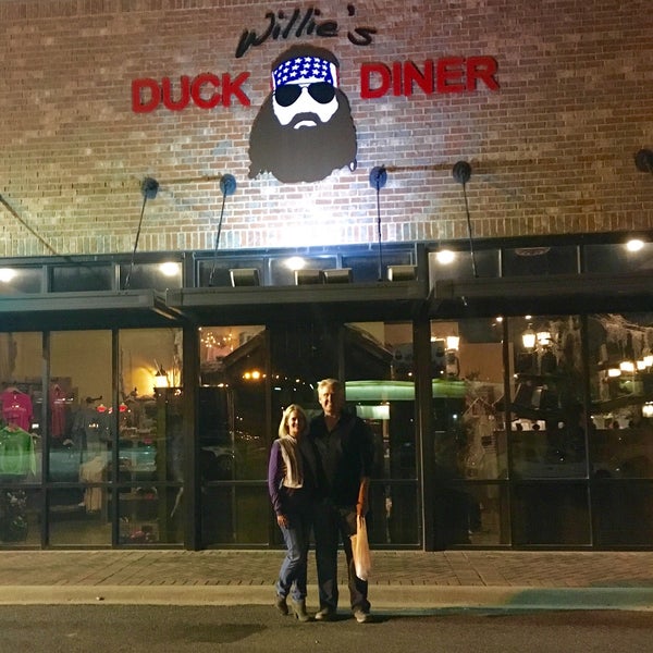 Willie's Duck Diner - 27 tips from 379 visitors