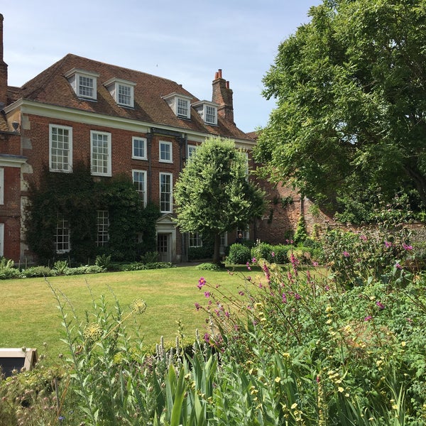 Mompesson House - History Museum