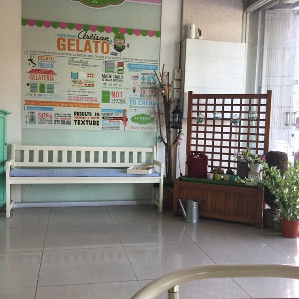 La Ricchi Ice Cream - Ice Cream Parlor in Surabaya