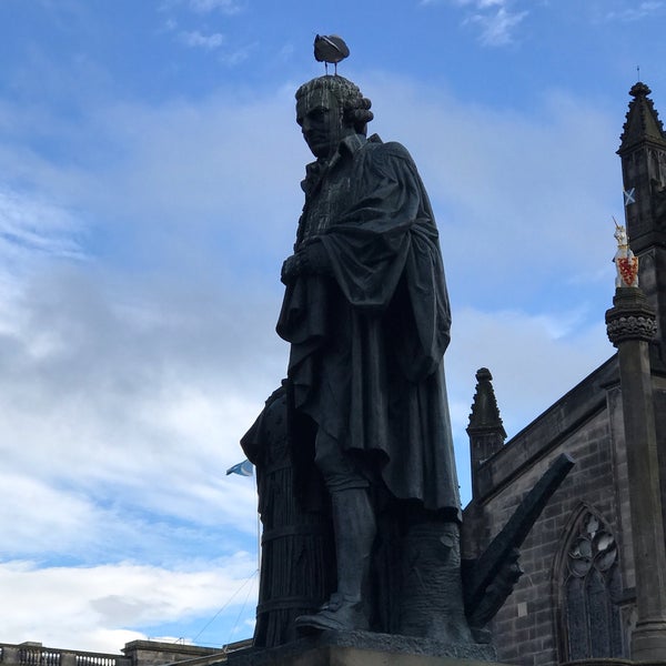 Adam Smith Statue - Outdoor Sculpture in Edinburgh