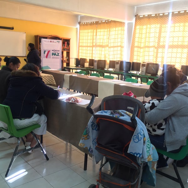 Escuela Primaria Revolucion - Elementary School in Metepec