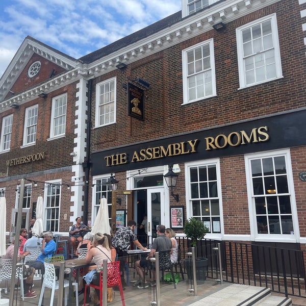 The Assembly Rooms (Wetherspoon) - Pub in Epsom