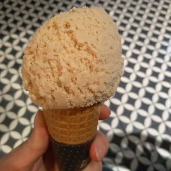 גלידת סבתא (Now Closed) - Ice Cream Parlor in Neve Tsedek