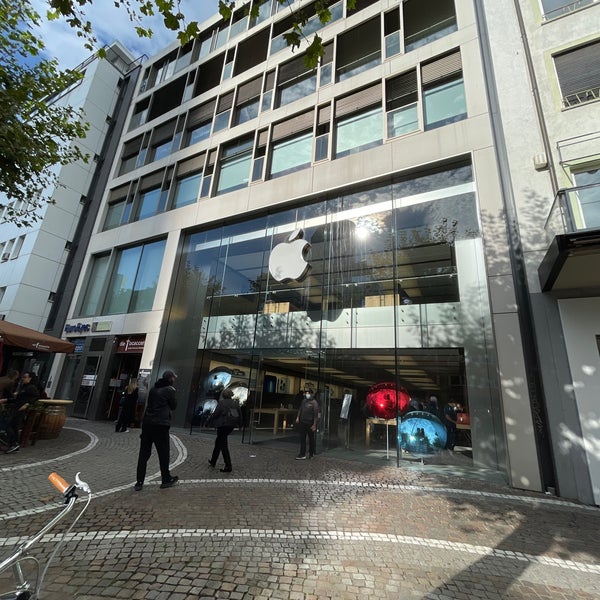 Photos at Apple Große Bockenheimer Straße - Electronics Store in Innenstadt
