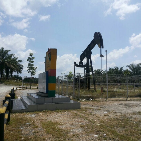 1st Oil Well - Minas, Riau