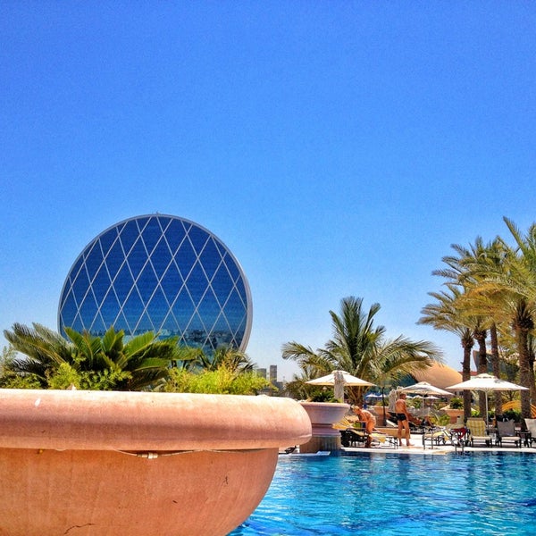 Al Raha Beach Hotel - Swimming pool - Hotel Pool in Abu Dhabi